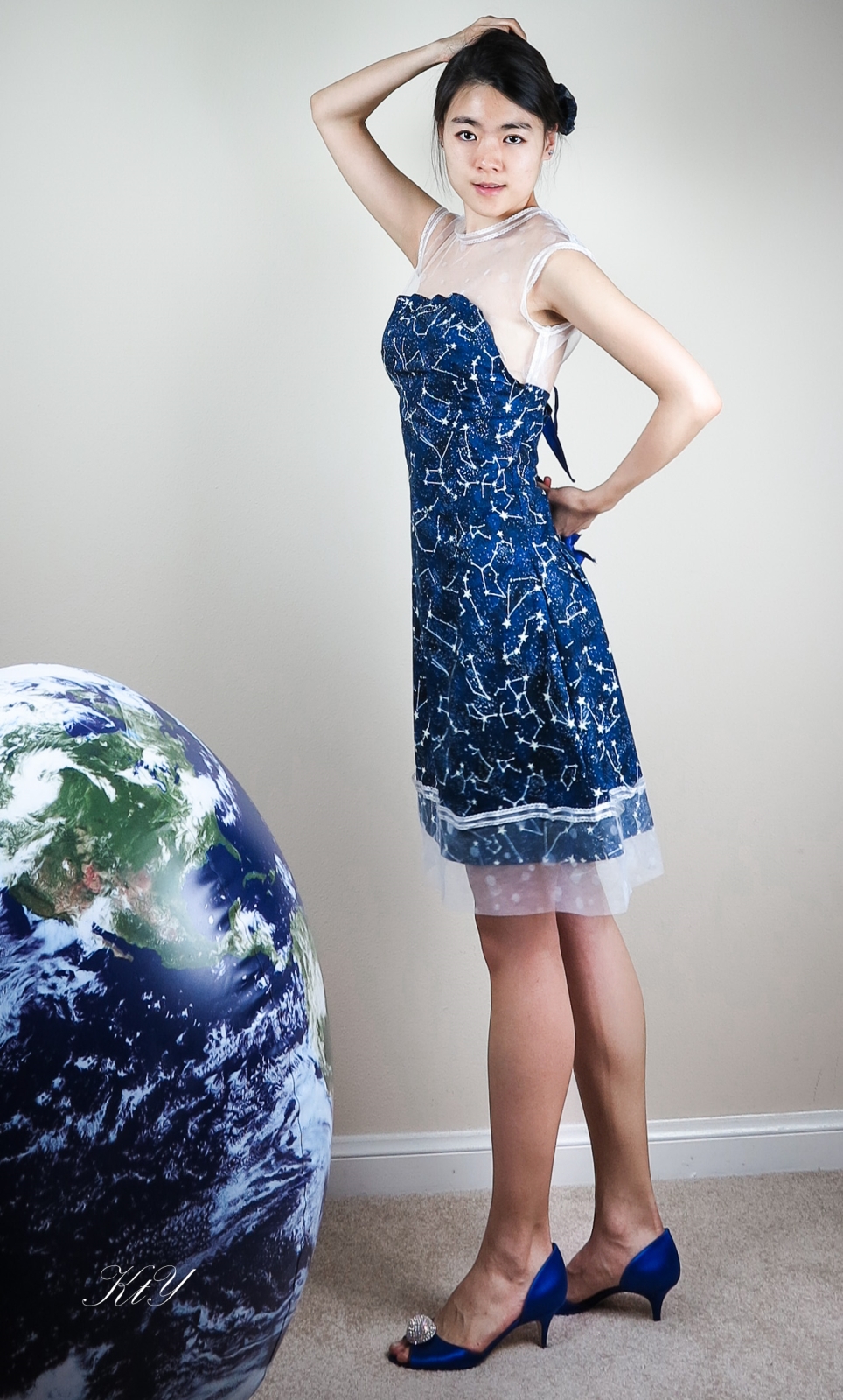 StarryNightDress5_KittyYeung – Art by Physicist Kitty Yeung